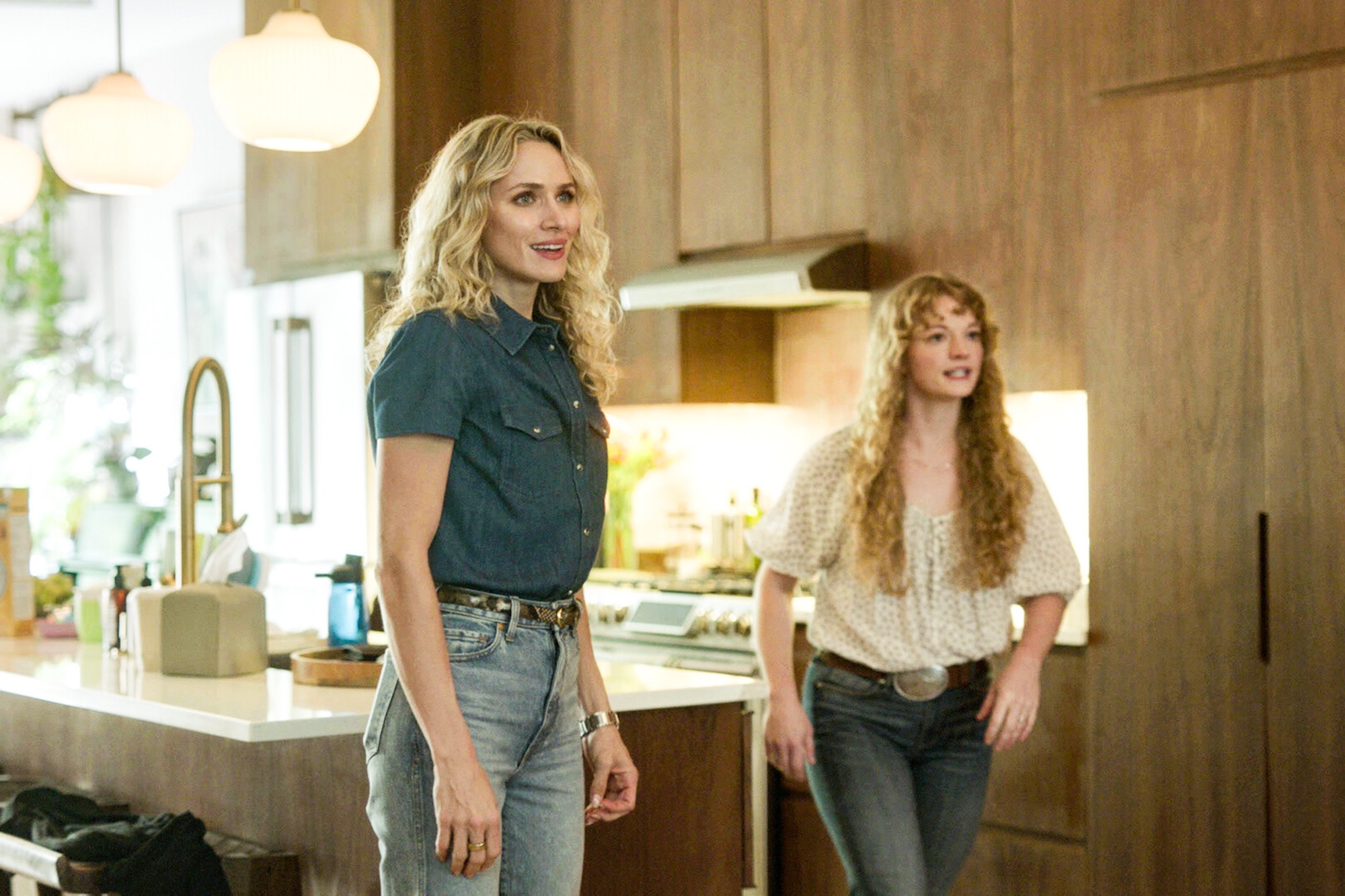 ‘FBI: Most Wanted’ Star Shantel VanSanten Previews 'Unresolved Hurt and ...