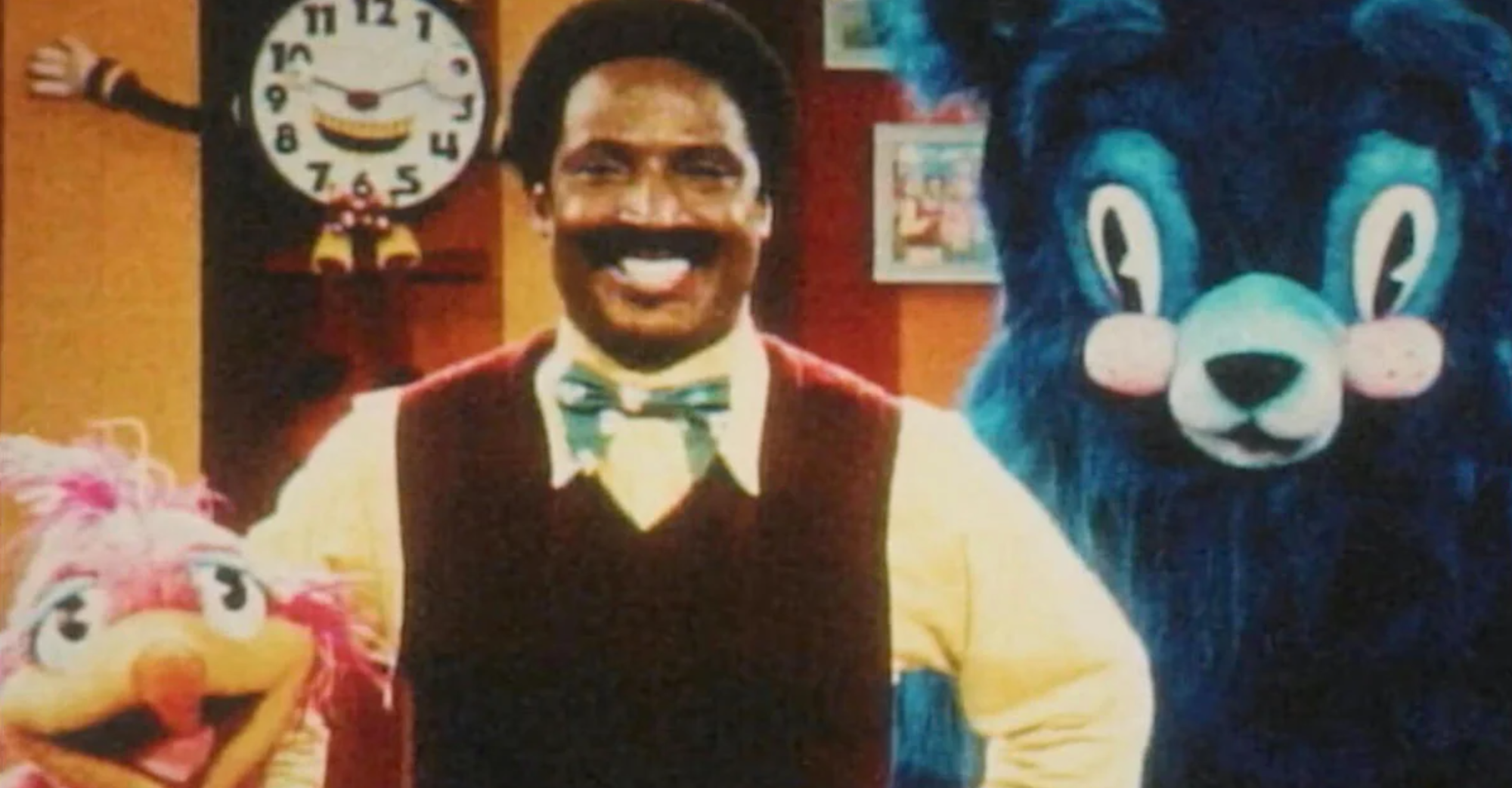 '90s Kids TV Host Kidnaps Children in Terrifying New Hulu Movie 'Mr ...