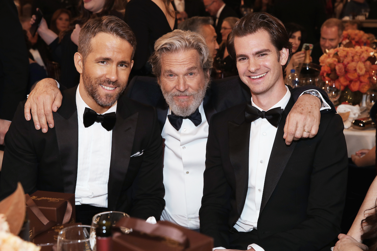 Andrew Garfield and Ryan Reynolds Call Their Kiss at the 2017 Golden Globes 'Insensitive ...