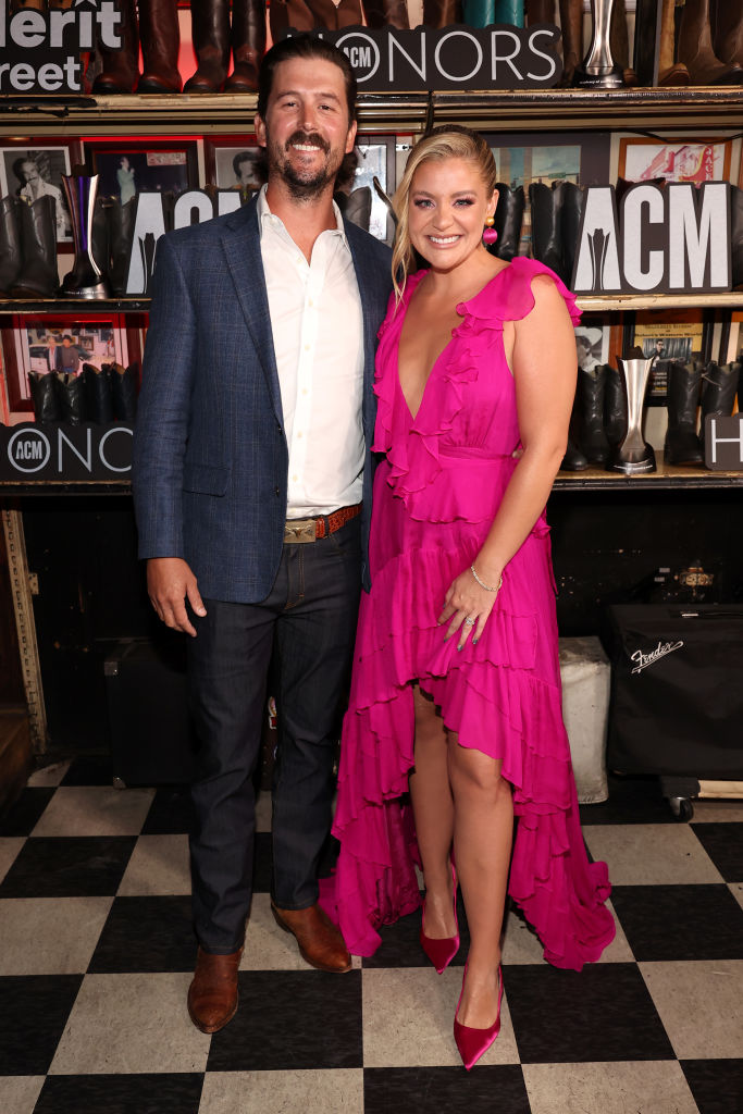 Country Singer Lauren Alaina Is Pregnant With Her First Baby ...