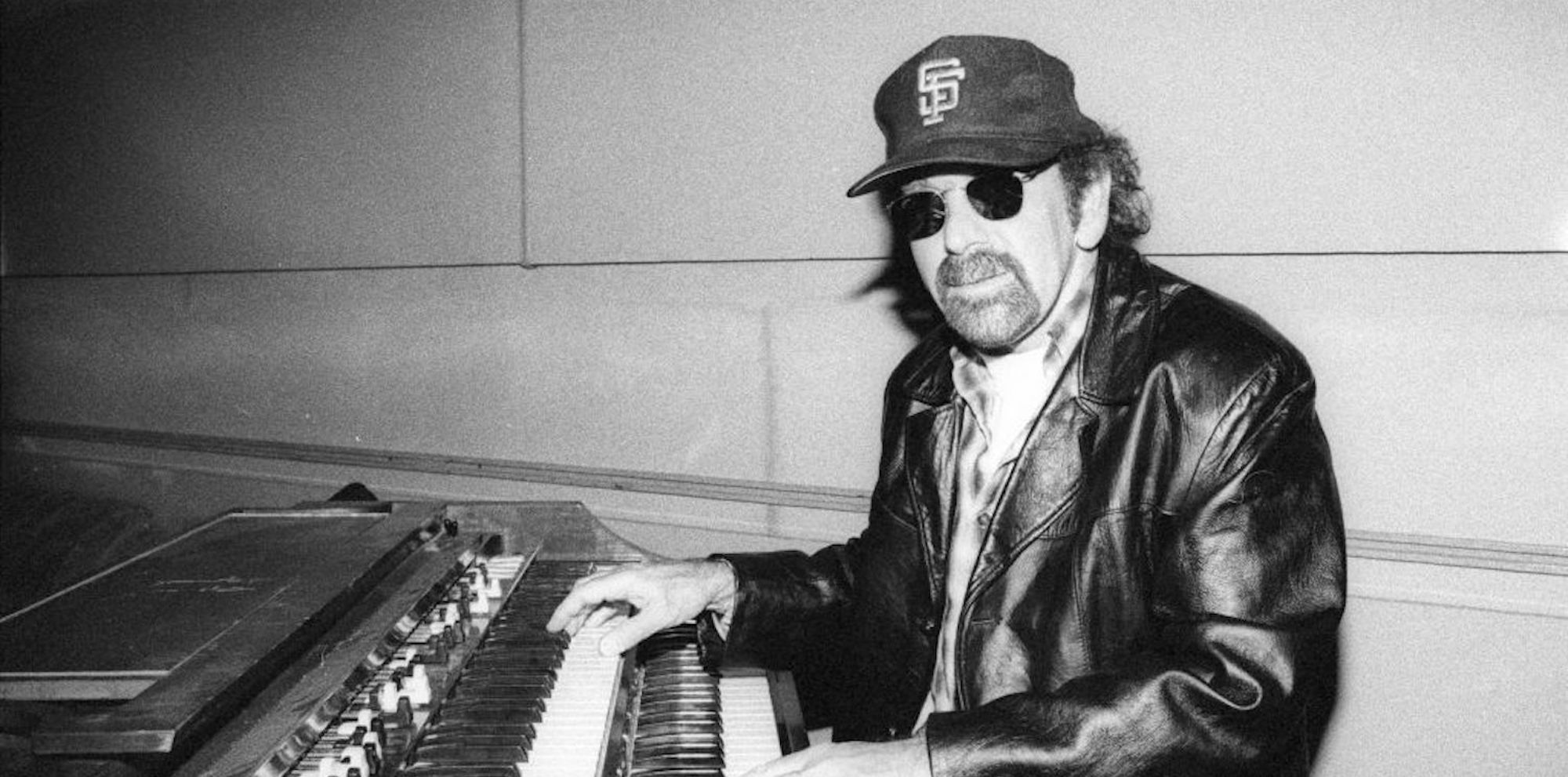 Bob Dylan's Longtime Keyboardist Dead After Cancer Battle: Barry ...