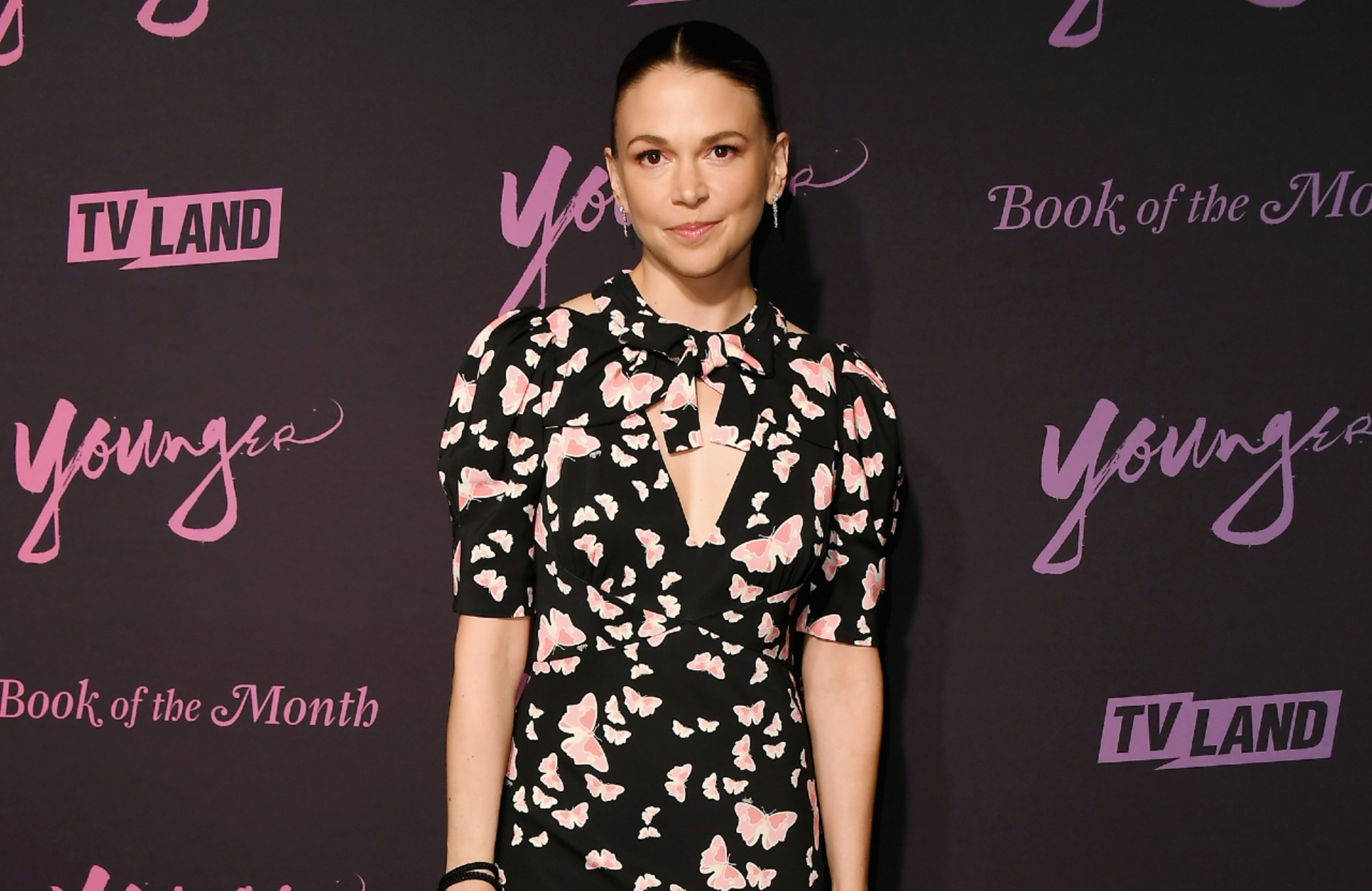 Sutton Foster's Show Finds Netflix Success Amidst Hugh Jackman Romance ...