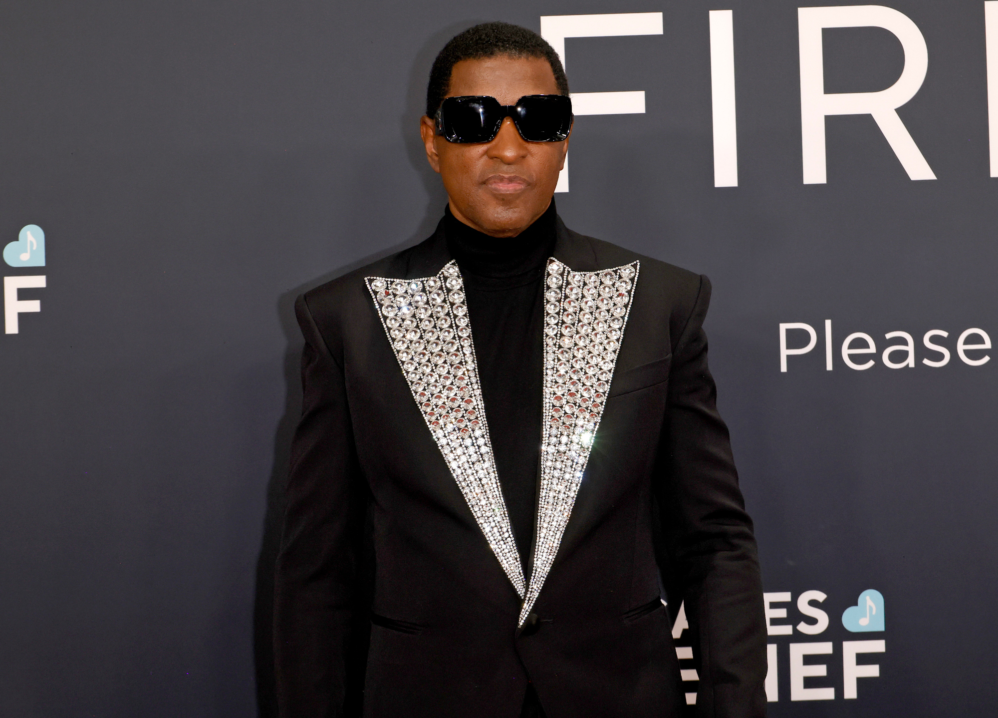 Grammys Fans Slam Reporters for Dismissing Babyface Mid-Interview to ...