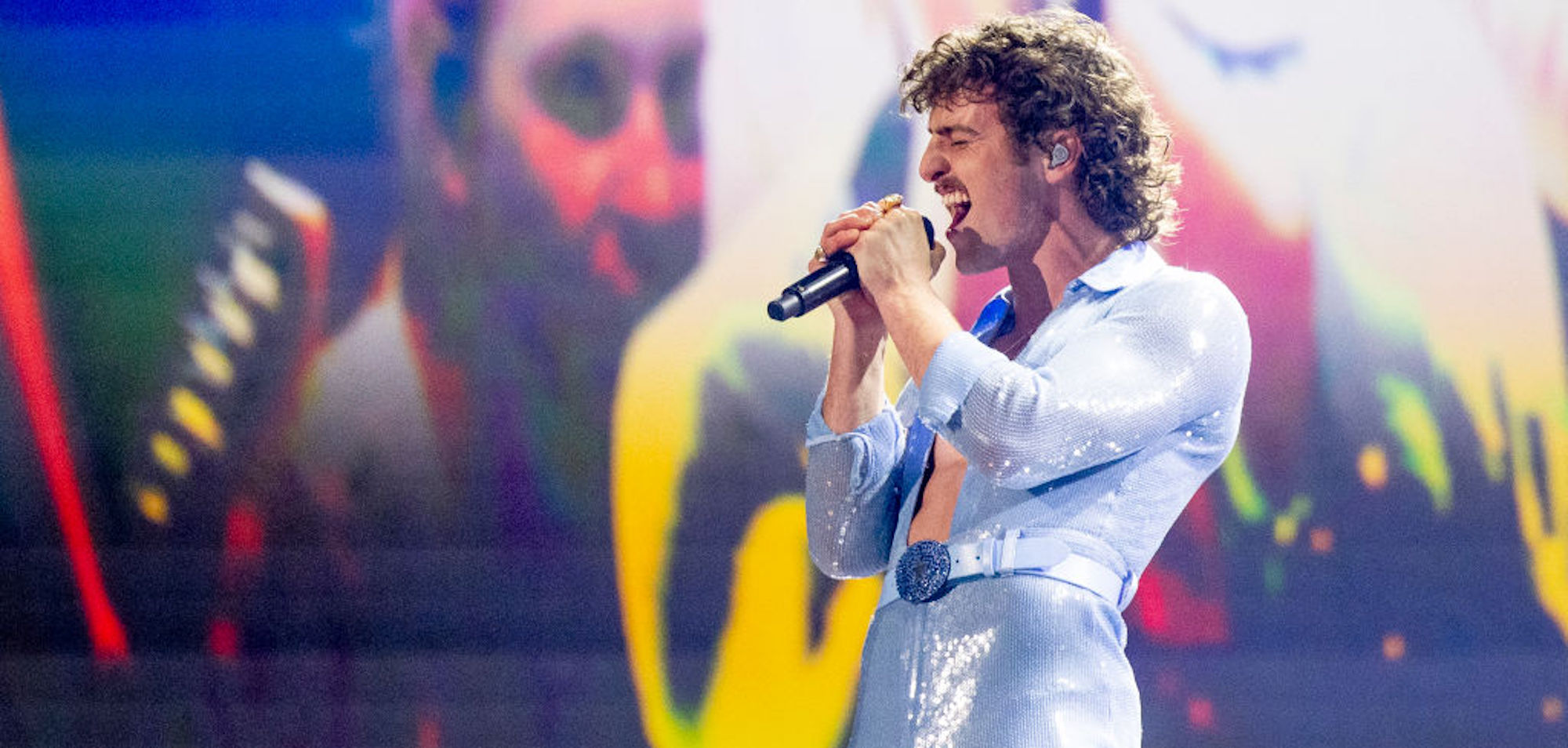 Benson Boone's Crotch Grab During His Grammys Performance Goes Viral ...