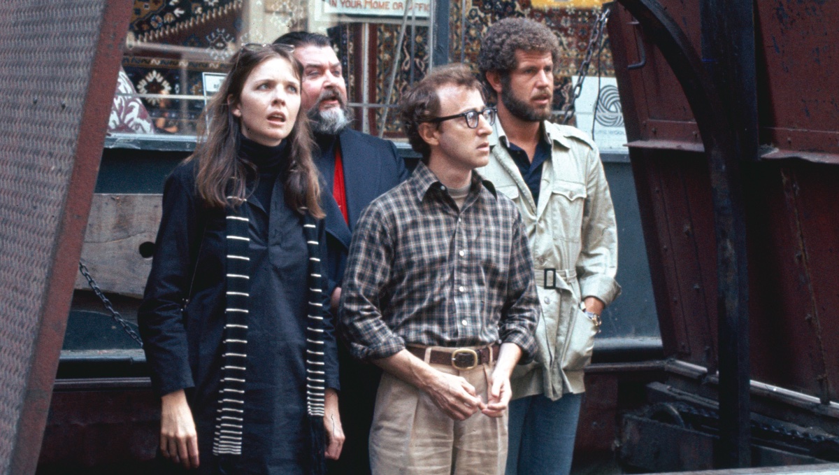 'Annie Hall' Star Dies After Cancer Struggle: Tony Roberts Was 85 ...