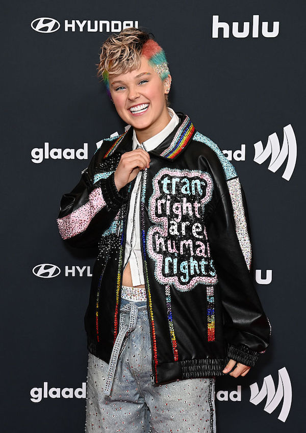 JoJo Siwa Debuts Shaved Head, Rainbow Mohawk - PopCulture.com