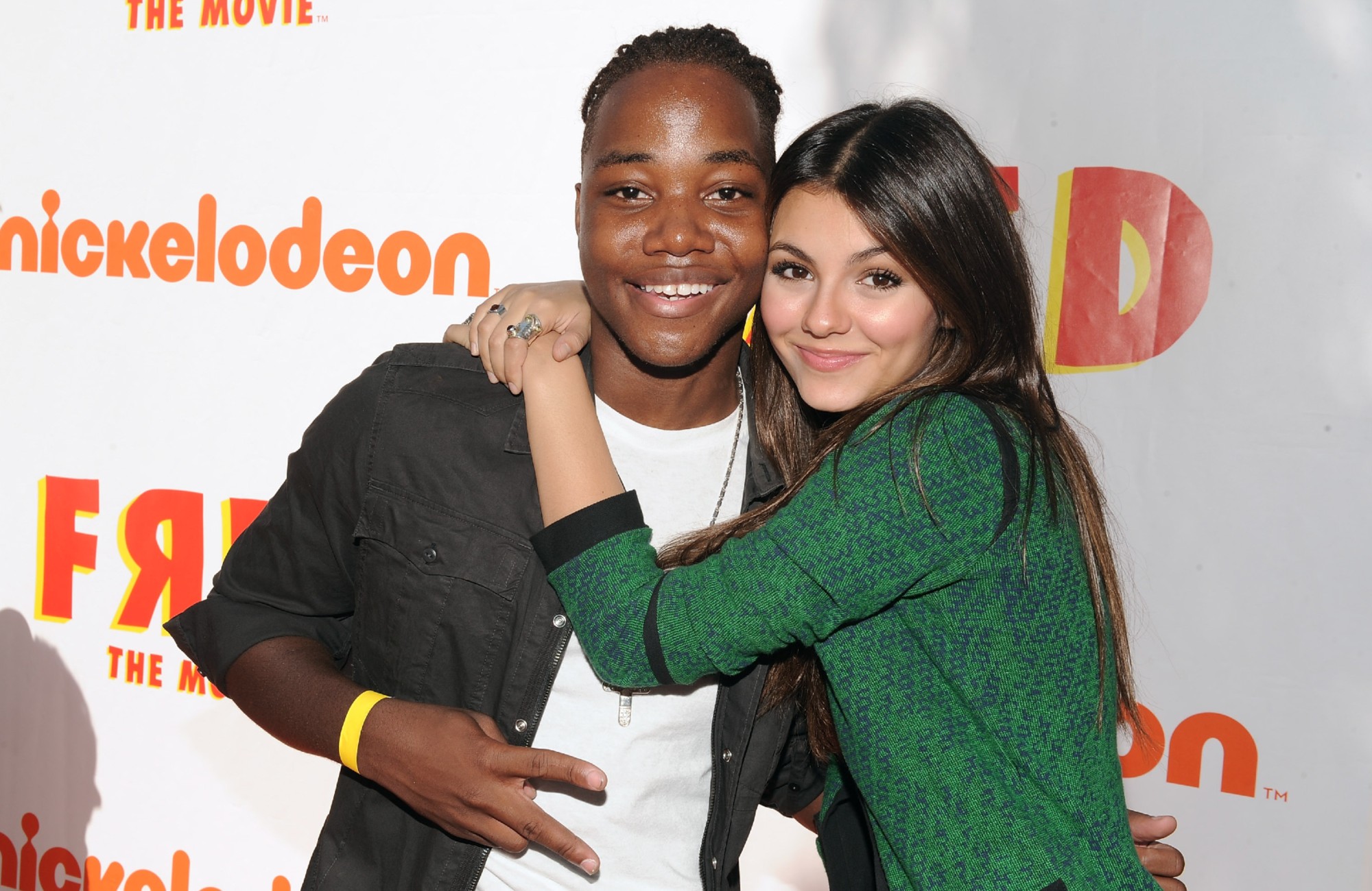 Victoria Justice Reunites With 'Victorious' Co-Star Leon Thomas at ...