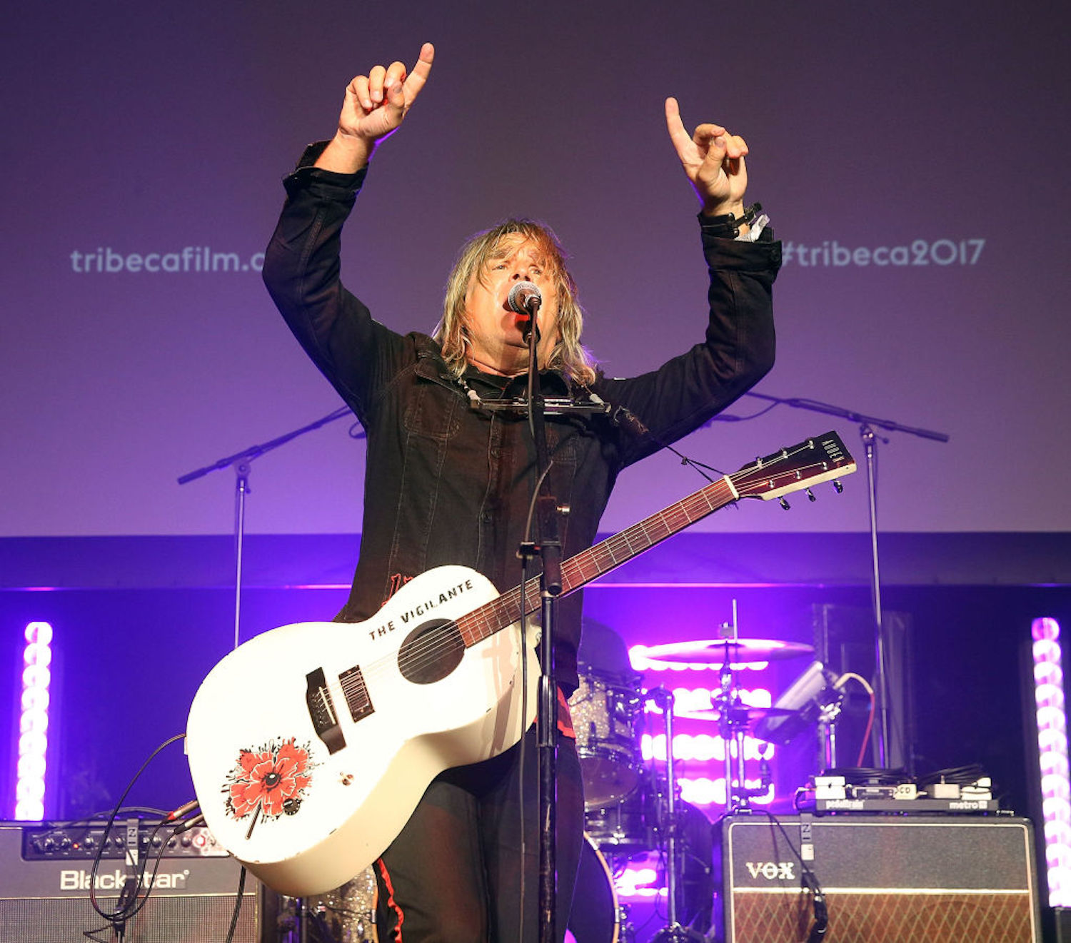 Rocker Dies After 3-Decade Struggle With Cancer: The Alarm Frontman ...