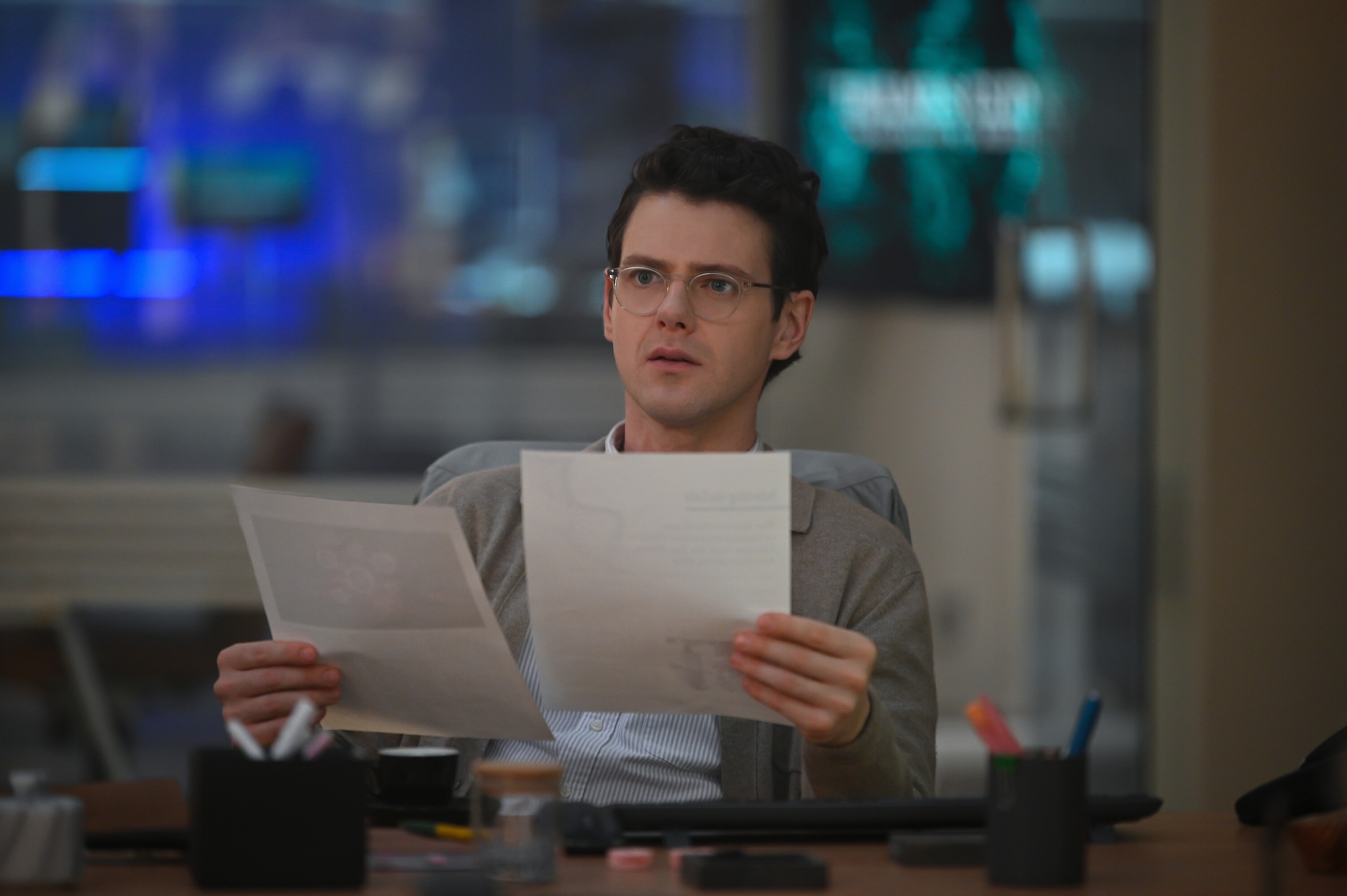 ‘Watson’ Star Peter Mark Kendall Teases a ‘Thrillery’ End to Season 1 With Two-Part Finale ...