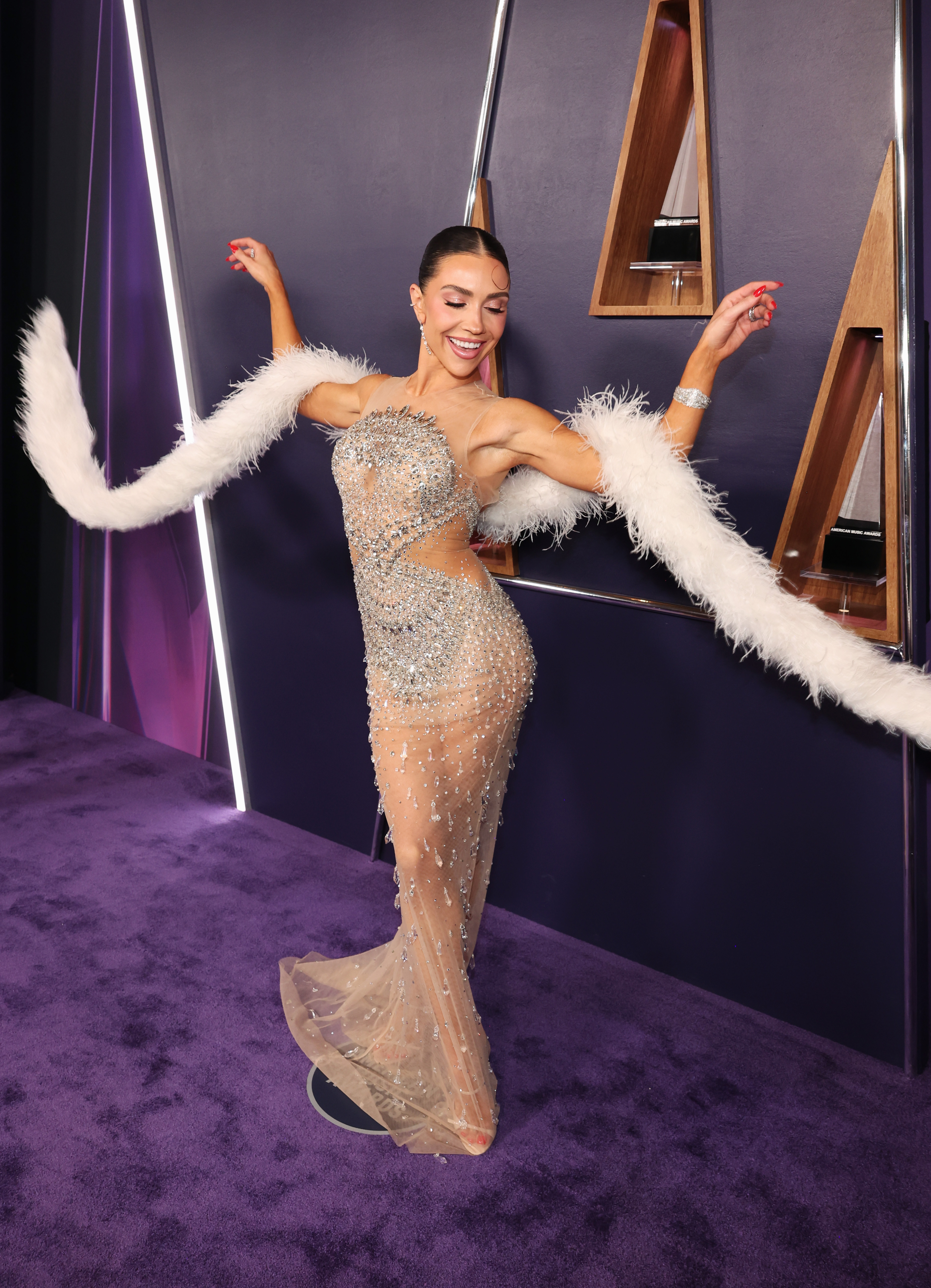 'Dancing With the Stars' Pro Jenna Johnson Stuns as She Arrives for American Music Awards ...
