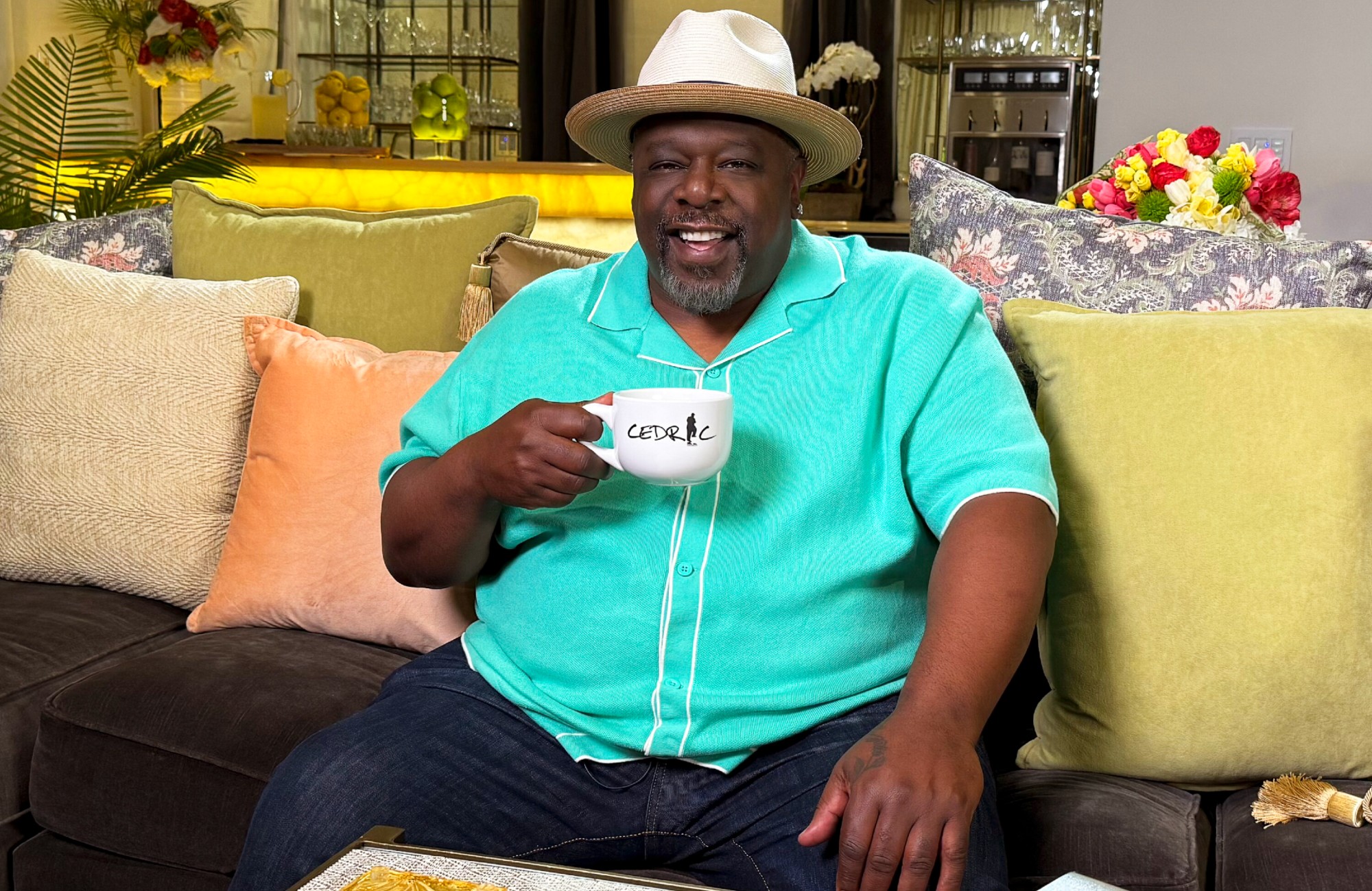 'The Greatest @Home Videos': Cedric the Entertainer Jokes with a Little ...