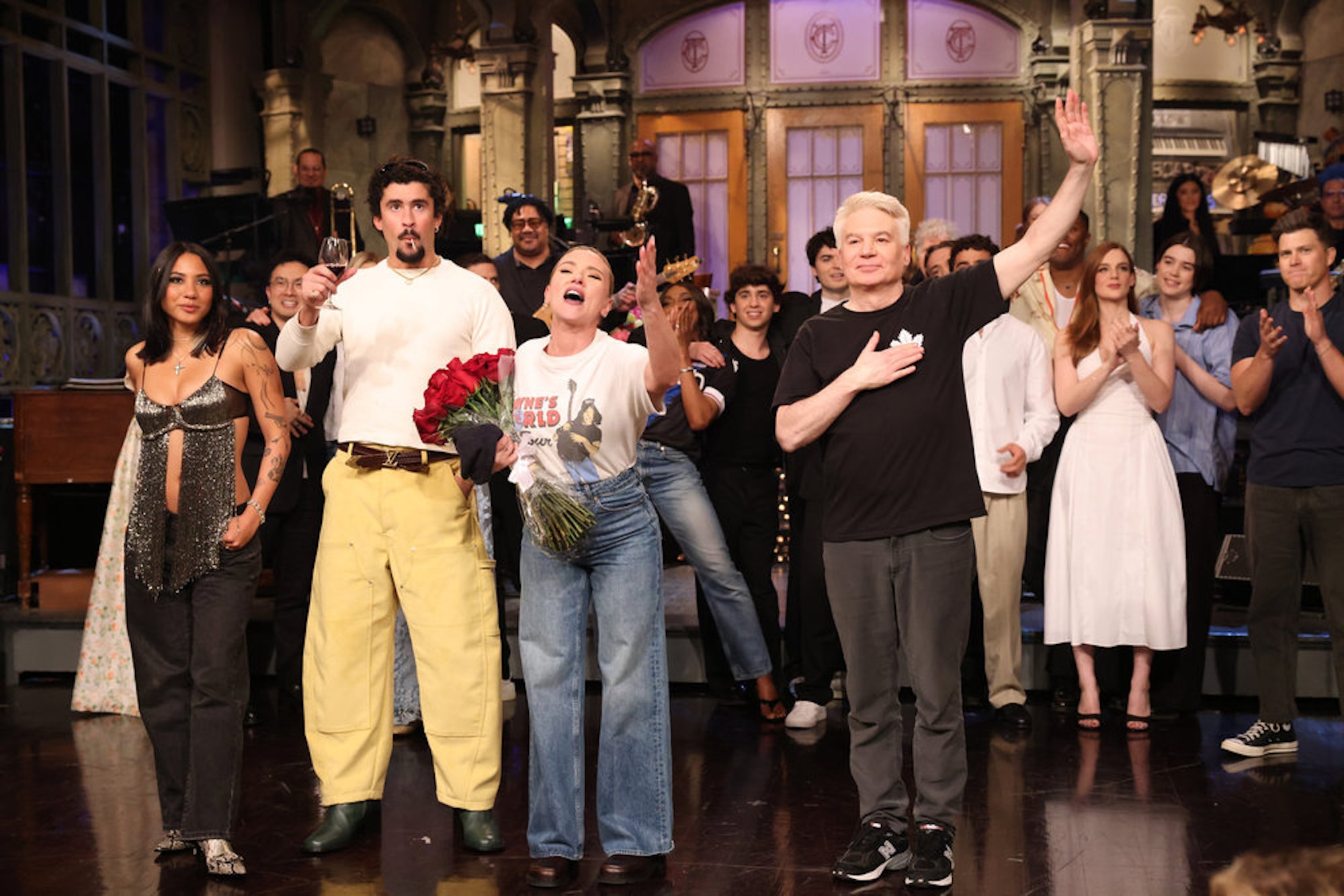 NBC Cuts Off Scarlett Johansson During 'SNL' Goodnights - PopCulture.com