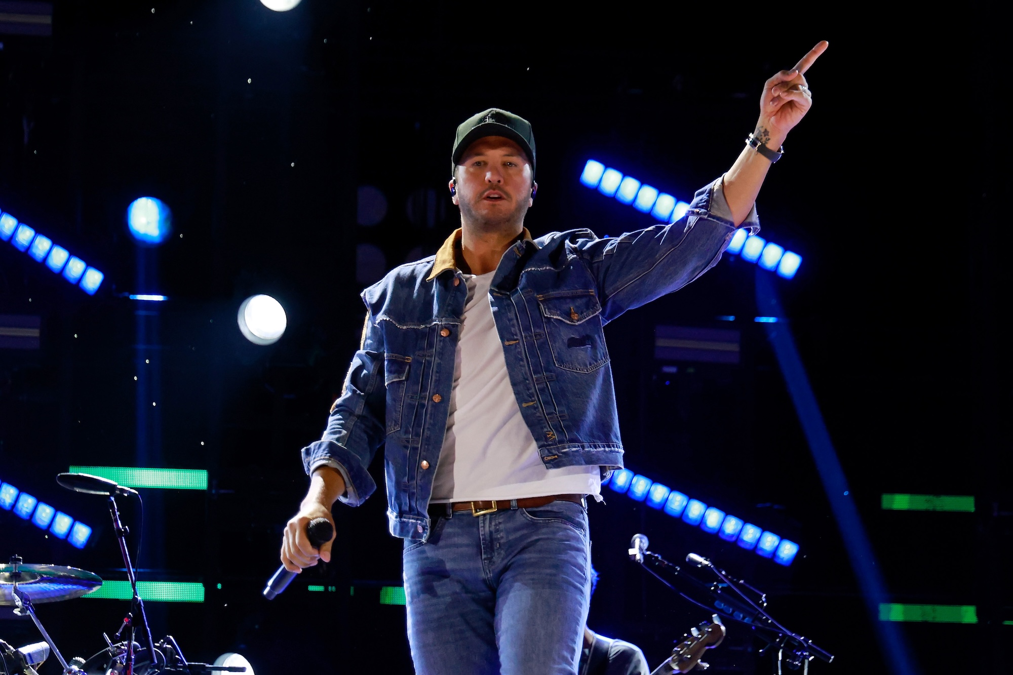 Luke Bryan Dealing With 'Continued Illness' as He's Forced to Cancel ...