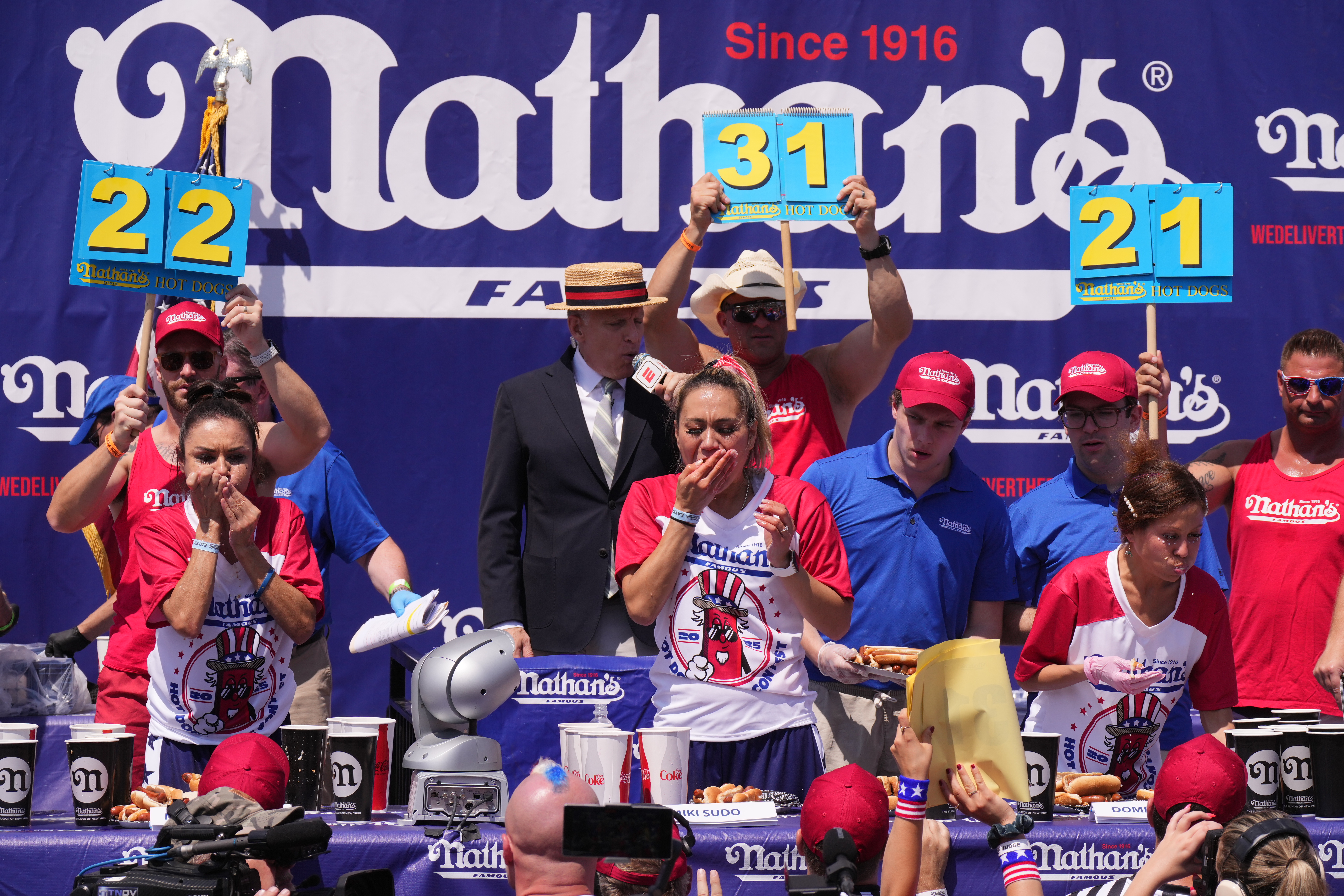 Nathan's Hot Dog Eating Contest 2025 Winners and Totals Revealed ...
