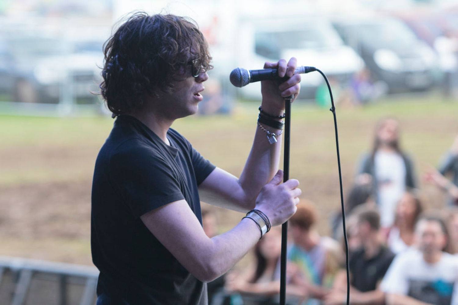 2010s Rock Band Announces Death of Singer: Bandmates 'Heartbroken' Over ...