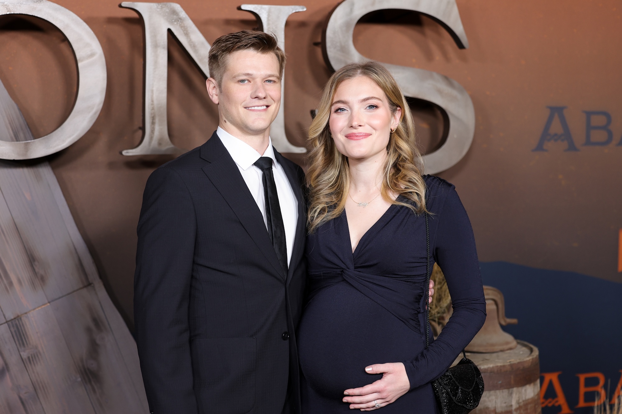 'MacGyver' Star and Hallmark Actress Expecting Child Together ...