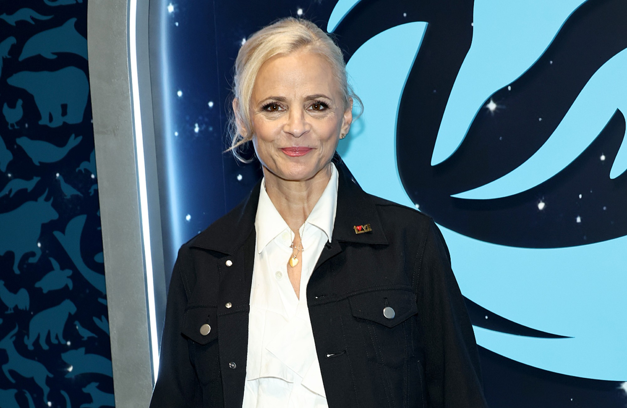 Beloved Actress Curses Live on Air During CNN New Year's Eve Broadcast ...