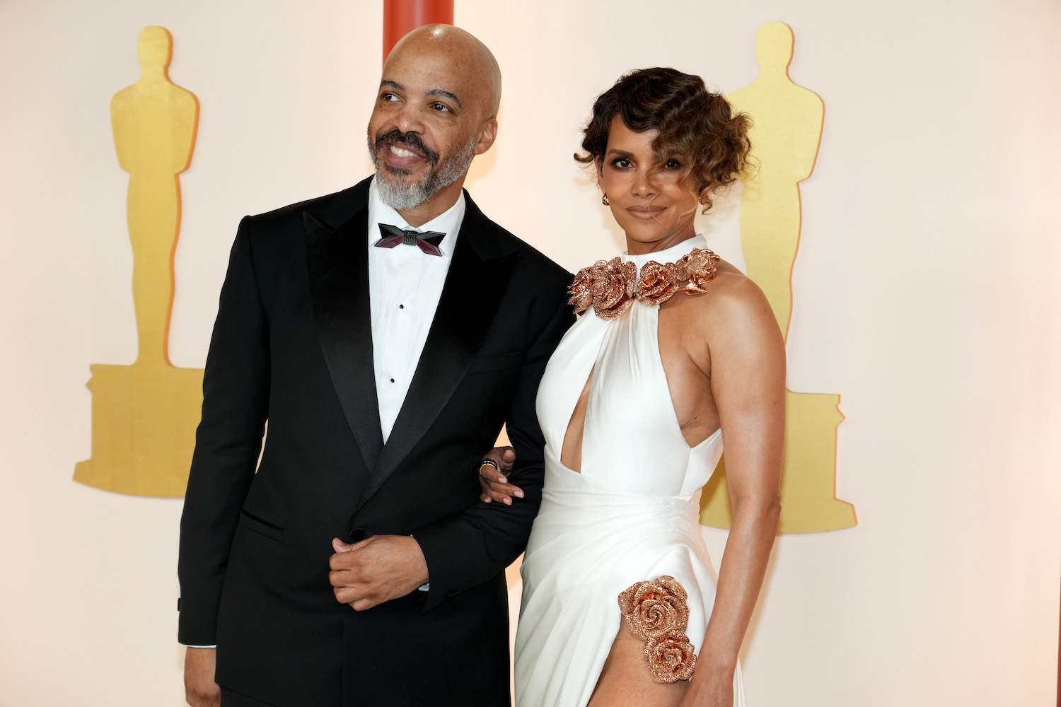 Halle Berry Confirms Engagement to Van Hunt - PopCulture.com