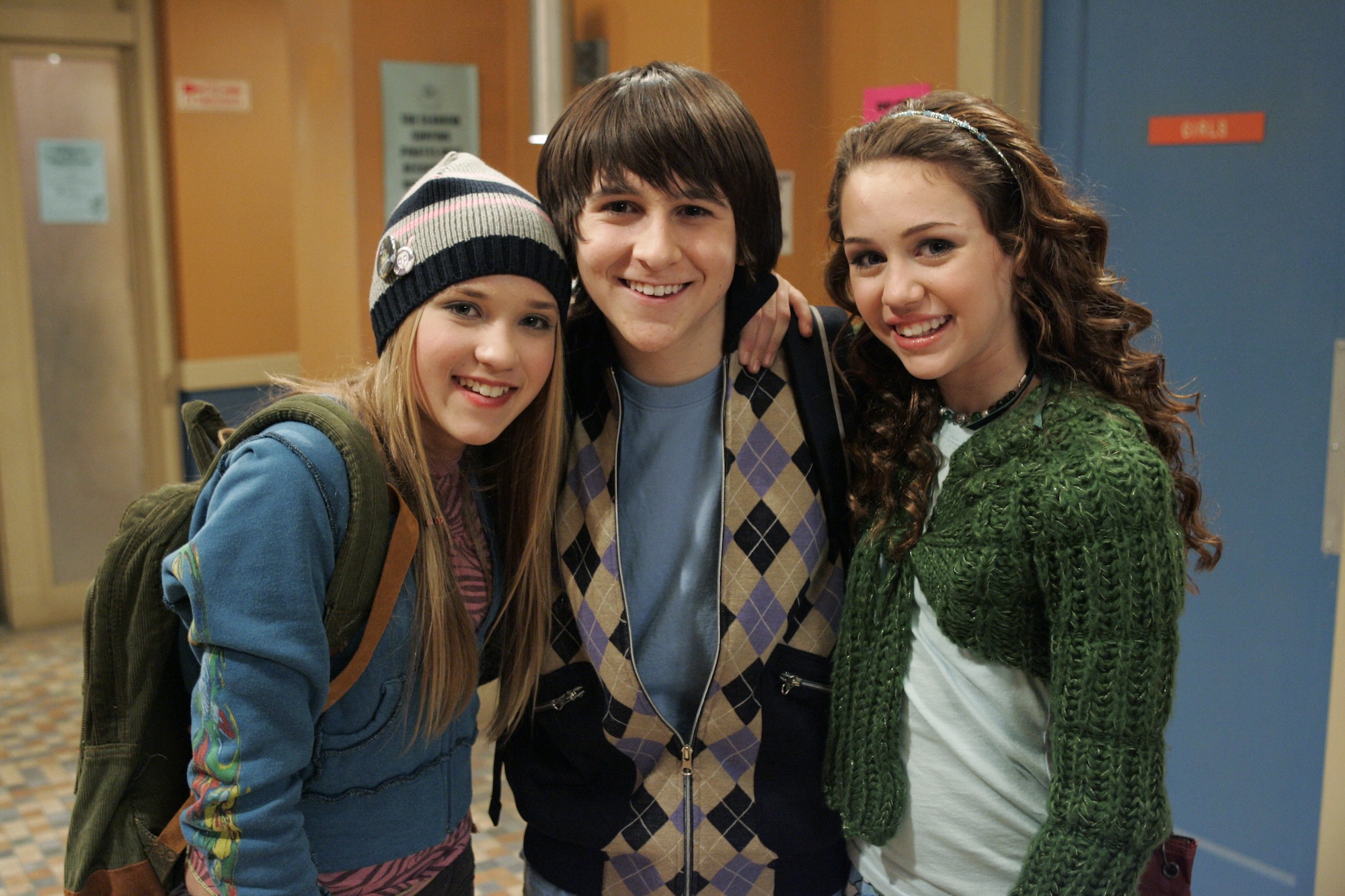 Miley Cyrus Announces New 'Hannah Montana' Special - PopCulture.com